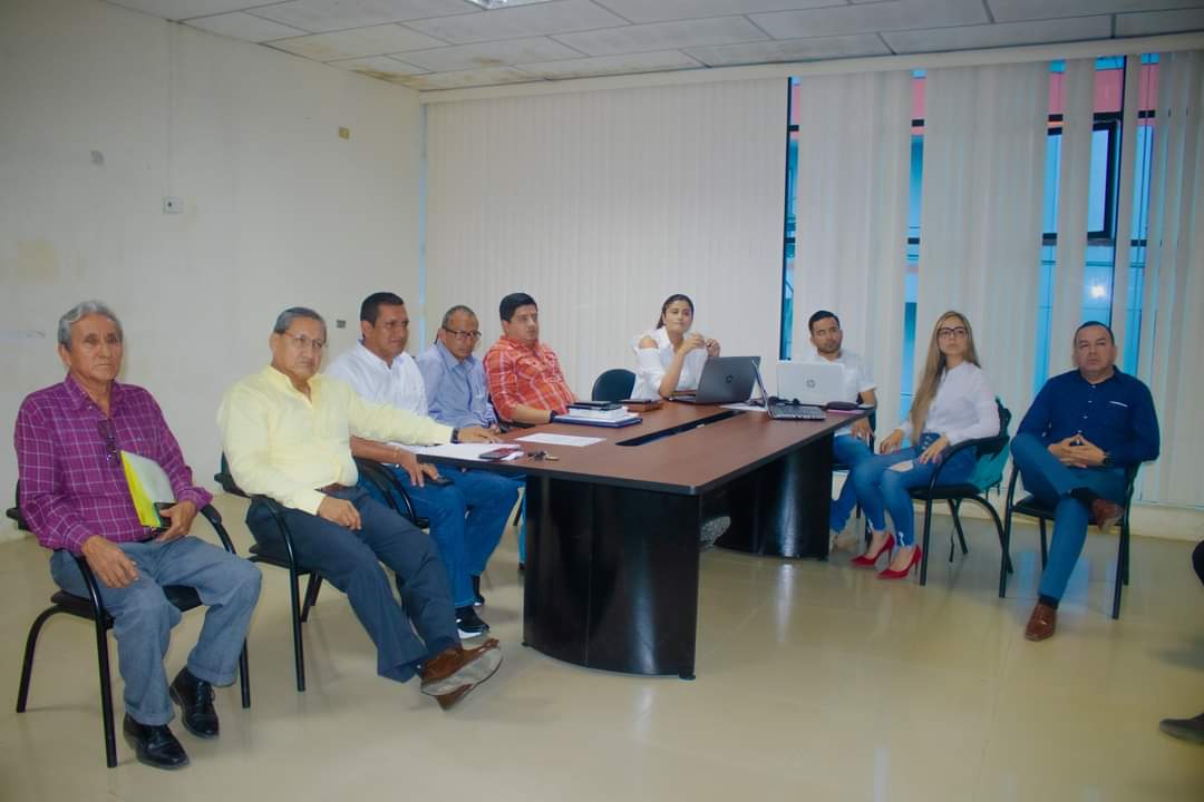 Construcción de la avenida para el ingreso a Caluma