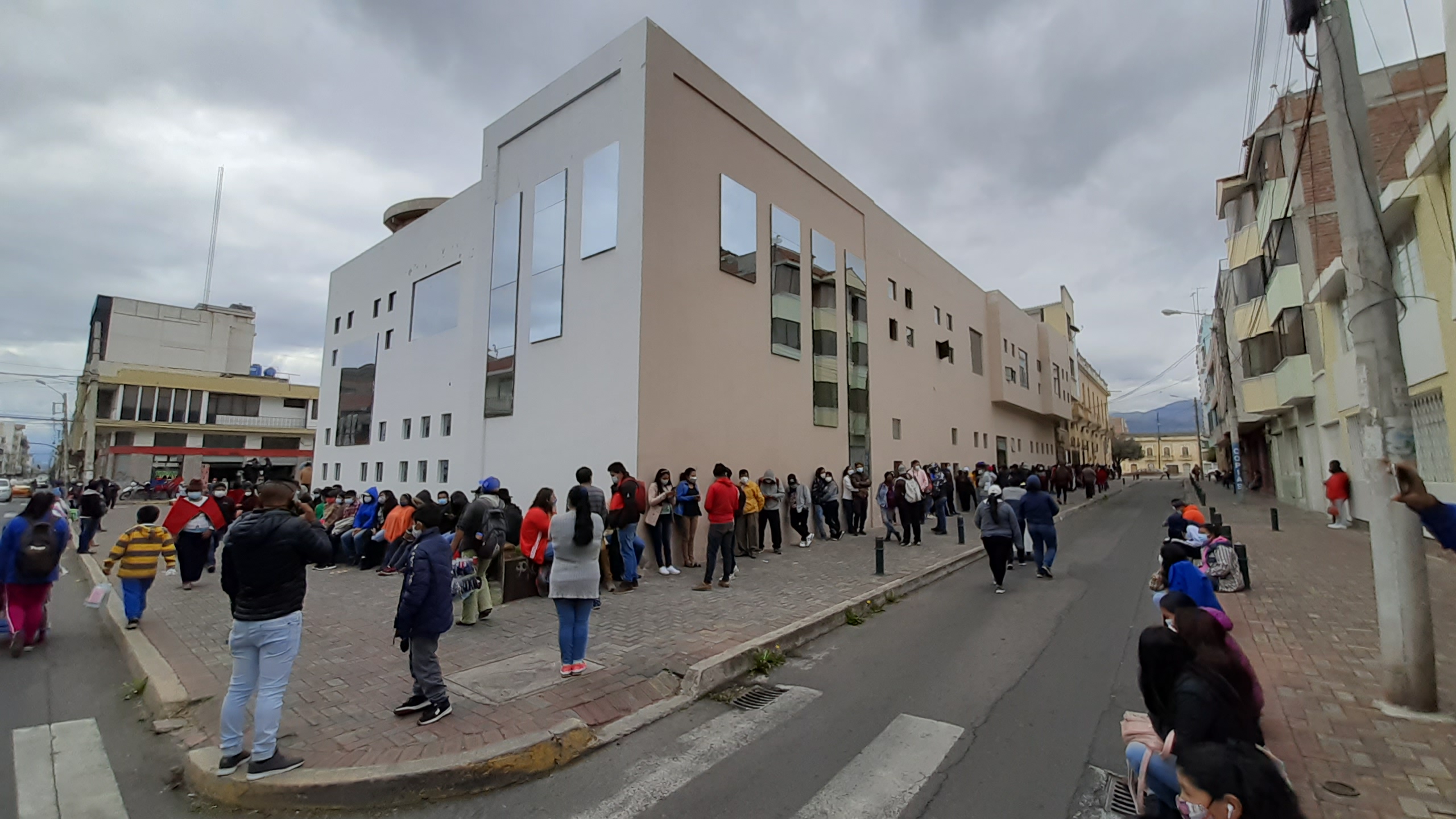 Horarios extendidos para obtener la cédula de identidad