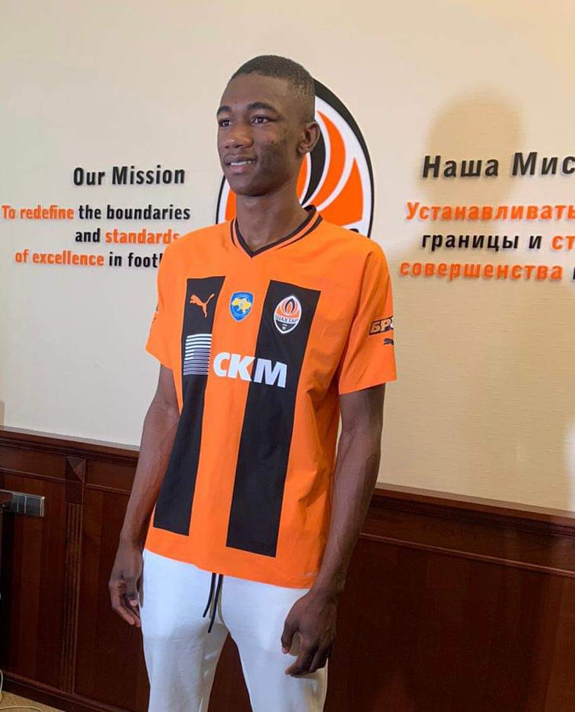 Denil Castillo ya está en Ucrania