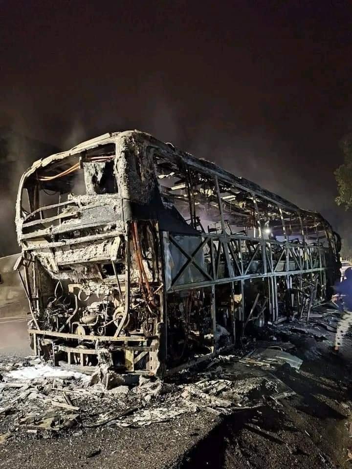 Un bus se incendió y sus pasajeros se salvaron
